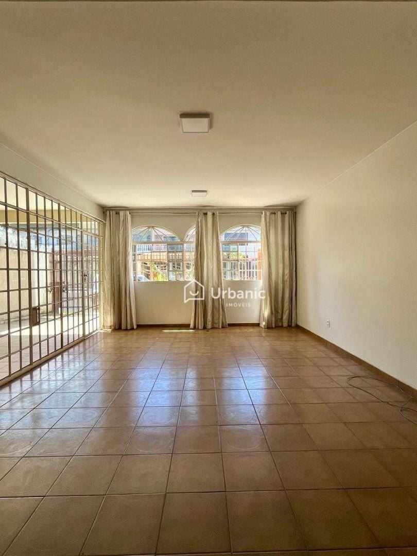 Casa à venda com 5 quartos ou + no Guara II, Guará - R$ 820.000,00, 240 ...